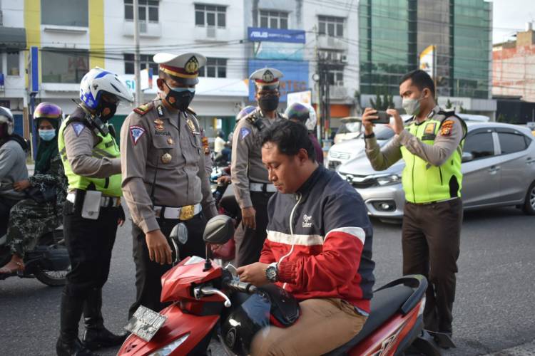 70 Pelanggar Prokes Terjaring Ops Yustisi yang Digelar Satlantas Polresta Pekanbaru - KORLANTAS ...